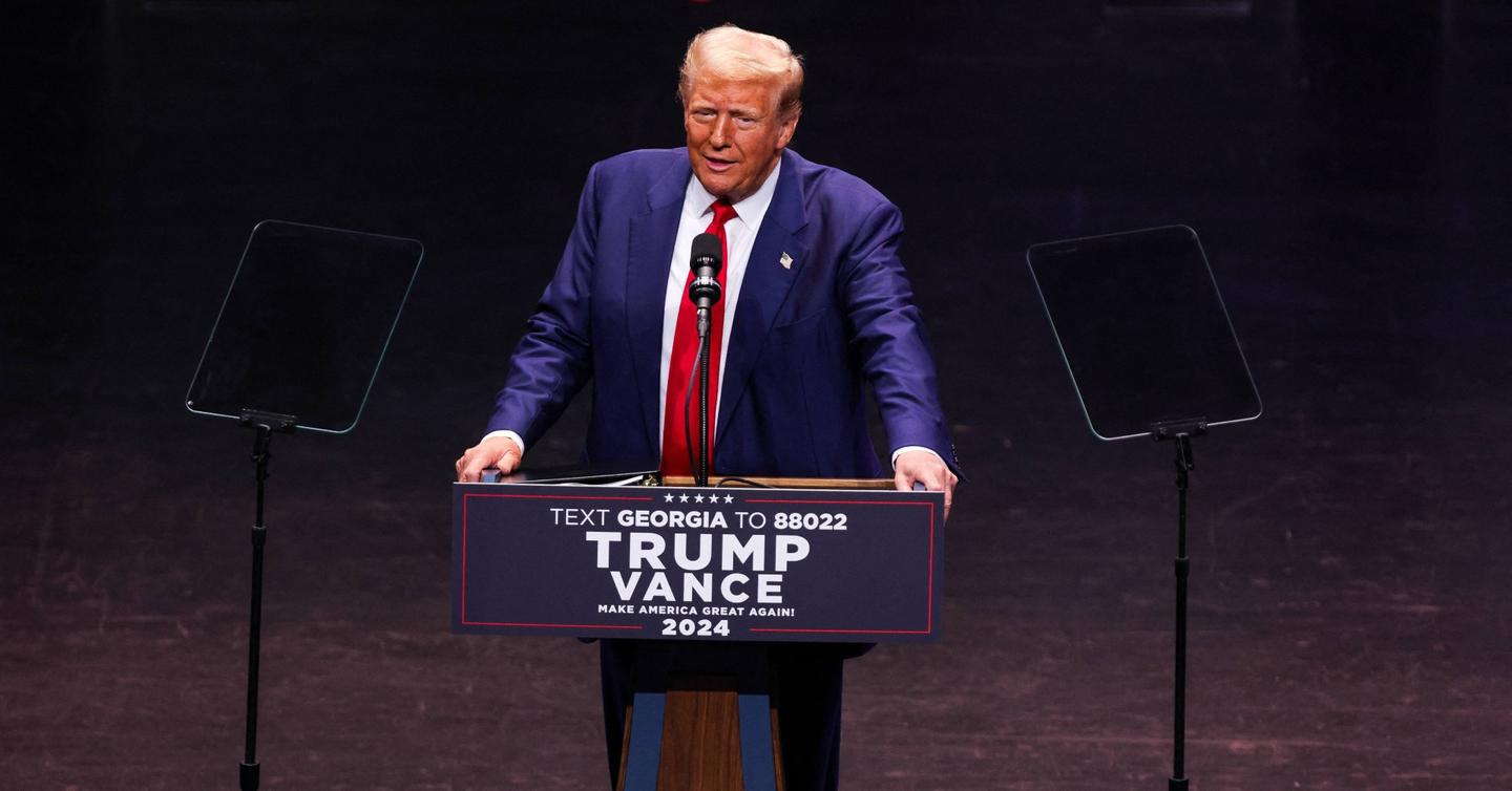Donald Trump Sparks Health Concerns After Dragging His Leg: Watch