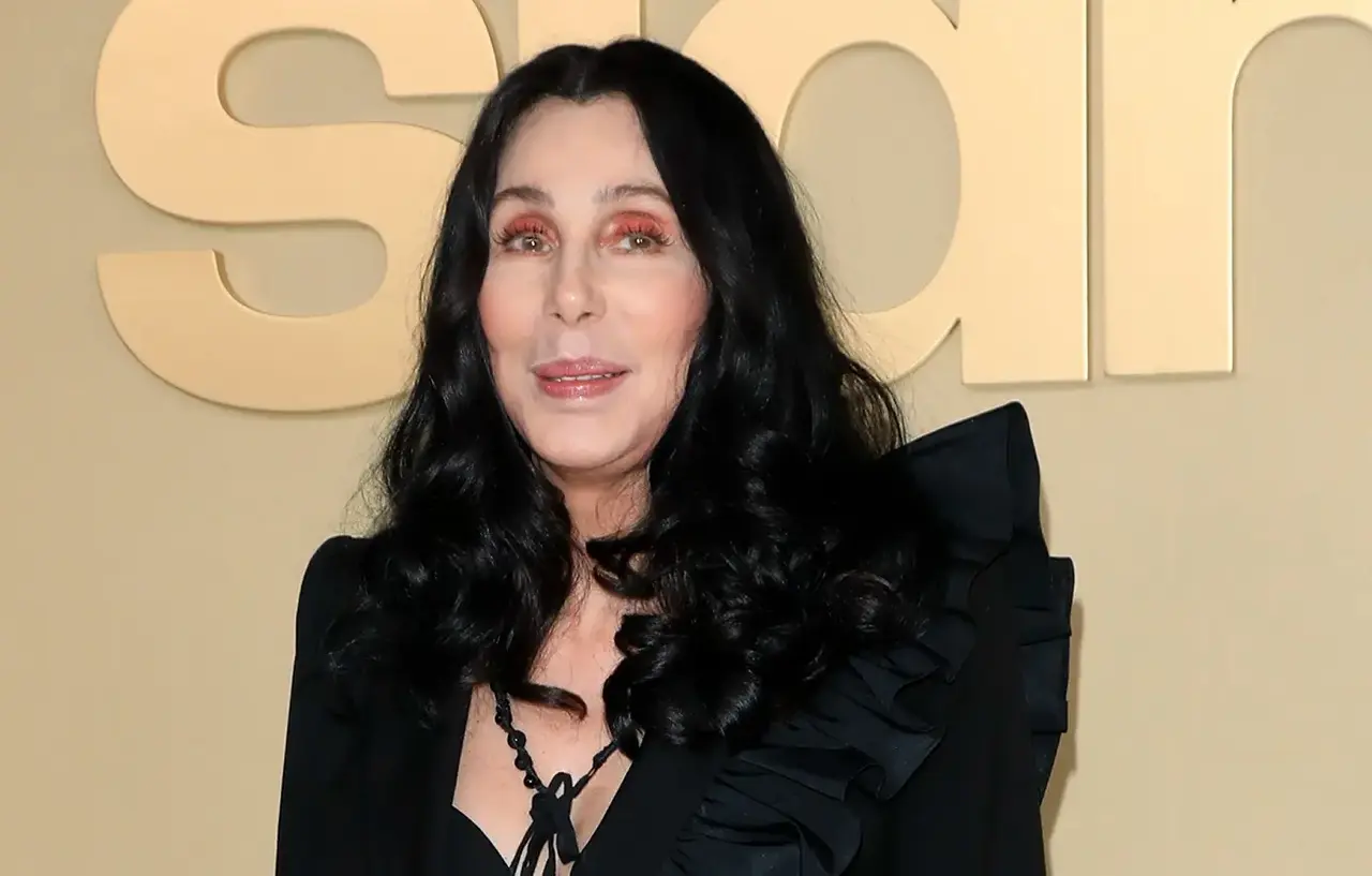 Cher 'Wants To Make Peace' With Her Kids Amid A.E. Romance