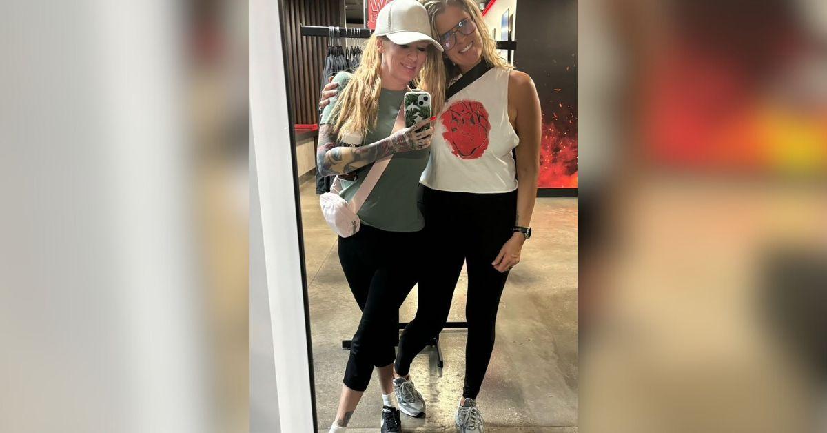 Jenna Jameson Strips Down To Only Her Underwear In Racy Photo