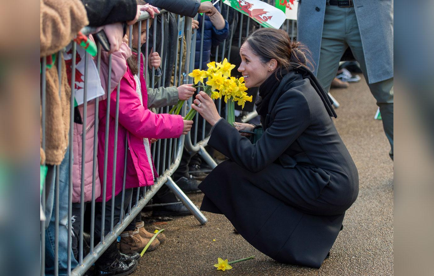 Meghan Markle Receives First Curtsy & Handles It Like A Princess!