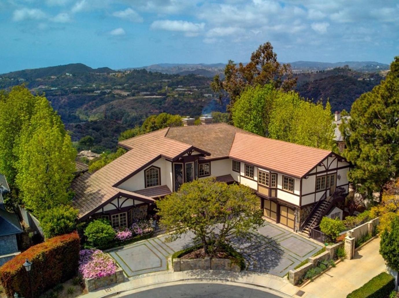 Melody Thomas Scott Sells California Home, Photos