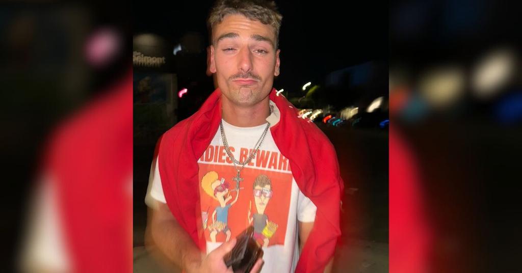'Love Island' Star Austin Shepard Reveals His Body Count