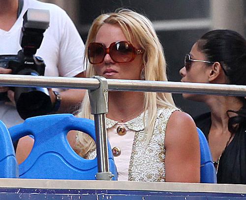 PHOTOS: Britney Rides the Bus