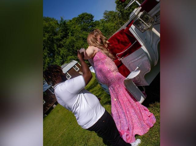 Alana 'Honey Boo Boo' Thompson Goes To Prom With Boyfriend: Photos