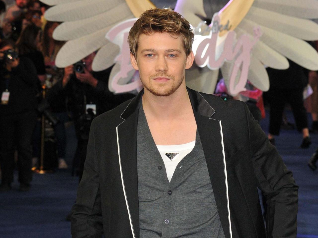 Why Taylor Swift Fans Think Joe Alwyn Cheated On Her Why Taylor Swift Fans Think Joe Alwyn Cheated On Her