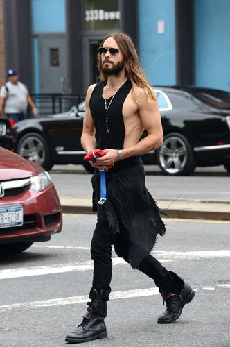 Jared Leto Shows Off His Buff Biceps and Hot Bod in a Muscle Tee—See ...