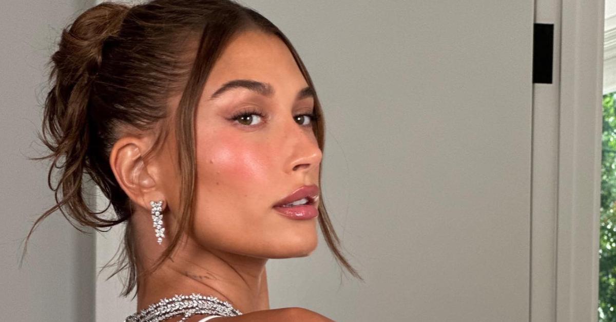 Hailey Bieber Stuns In New Selfie 4 Weeks After Birth Of Son Jack