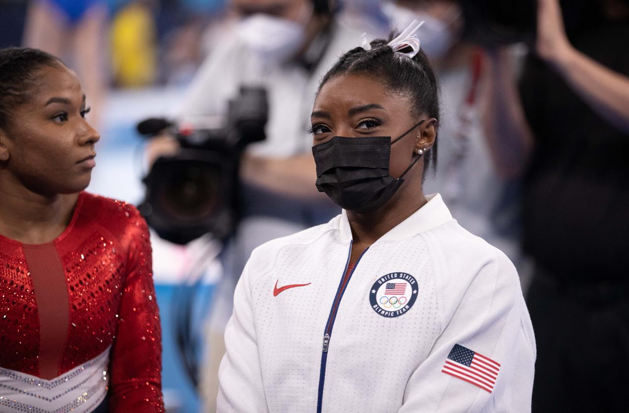 SNL's Michael Che Slammed For 'Gross' Jokes About Simone Biles