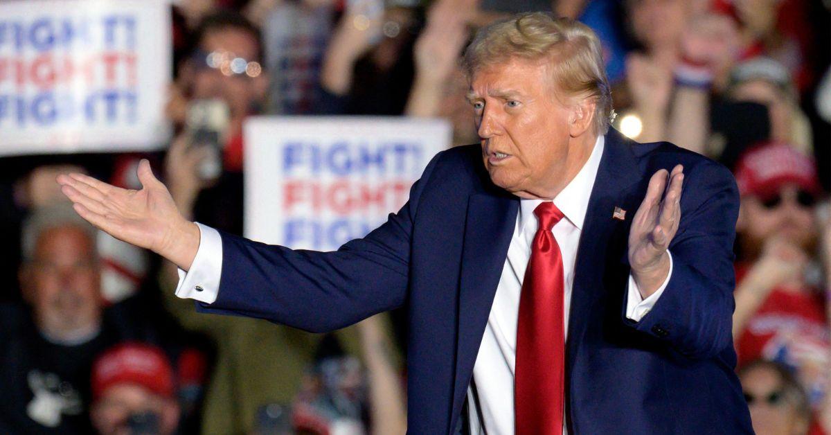 Donald Trump's Cringiest & Most Awkward Rally Moments: Photos