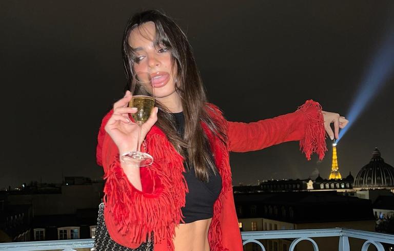 Emily Ratajkowski's Hottest Snaps Of All Time: Photos