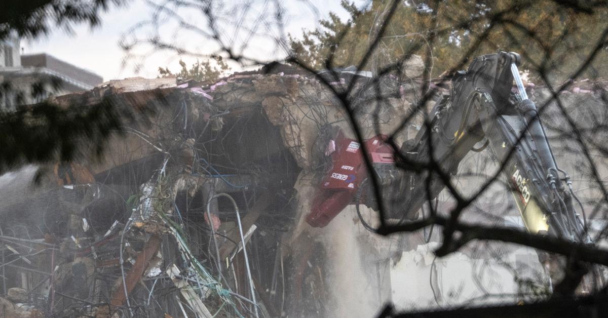 Donald Trump Mocked for Dancing as He Arrives in Malaysia: Watch