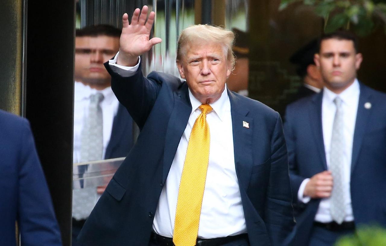 Donald Trump Slammed For Going Crazy On The Bronzer At Detroit Event
