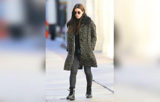 A Source Claims Sandra Bullock Got Cheek Implants