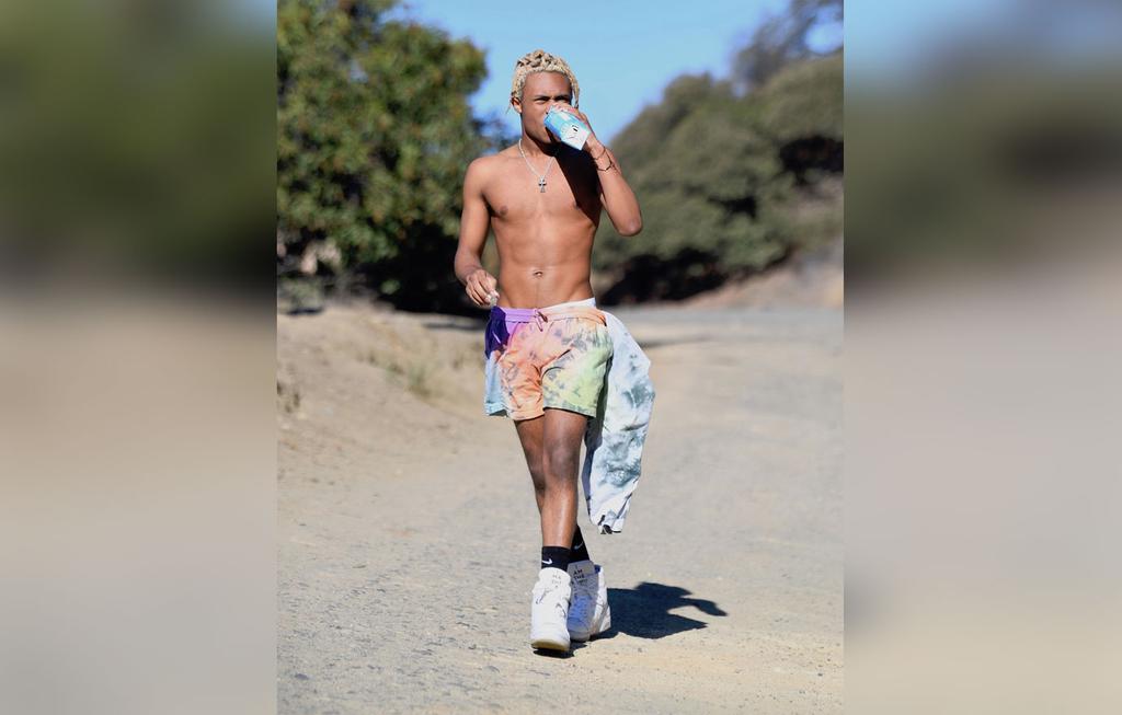 Stevie Wonder's Son Kailand Morris Flaunts His Rock Hard Abs During ...
