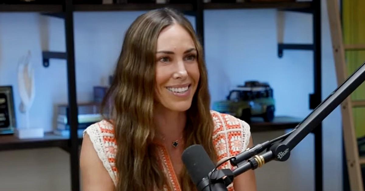 Jasmine Mooney Put In 'Handcuffs' & 'Chains' While Detained by ICE