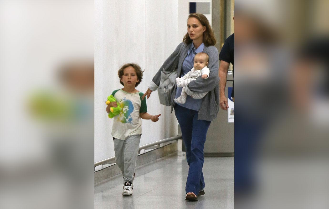 [PICS] Natalie Portman Arrives With Her Two Kids In New York