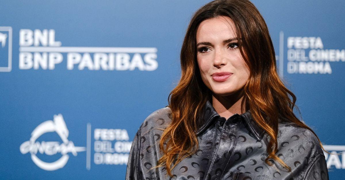 Bella Thorne Stuns In Checkered Bikini While Flaunting Curves: Photos