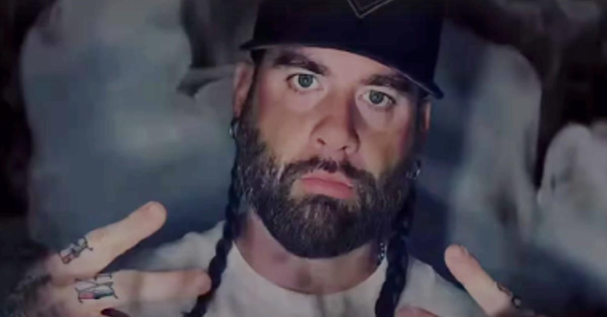 David Eason Tattoos 'Home Sick' On Knuckles After Jenelle Evans Split