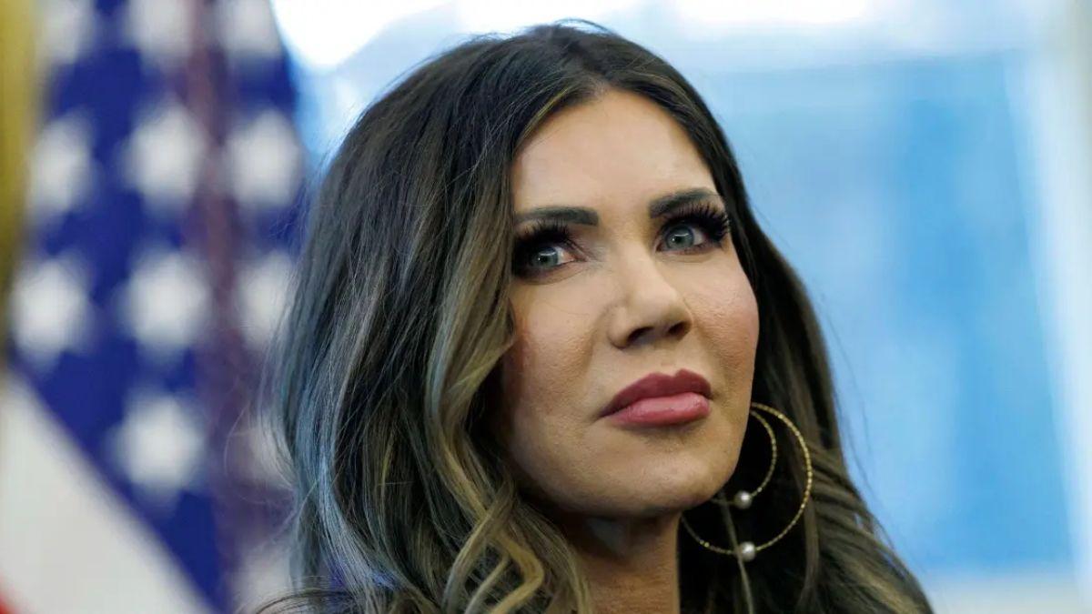 Kristi Noem Blasted For Pointing Gun At ICE Agent’s Head In Viral Clip