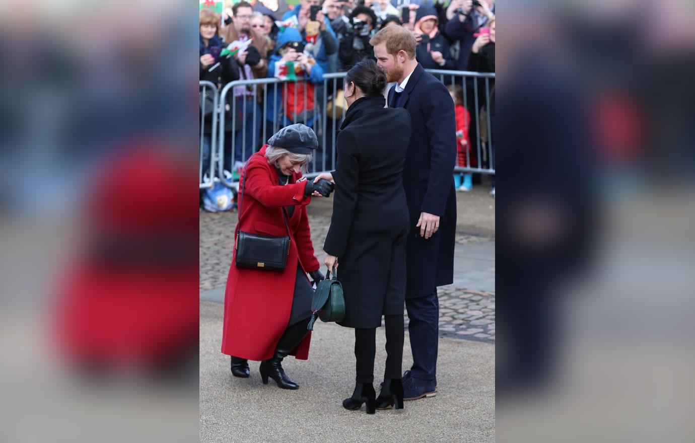Meghan Markle Receives First Curtsy & Handles It Like A Princess!