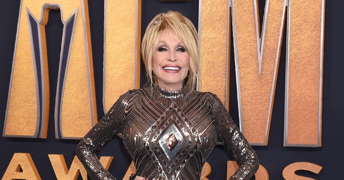 Dolly Parton Doesn't Know How to Text & Has No Interest in Learning