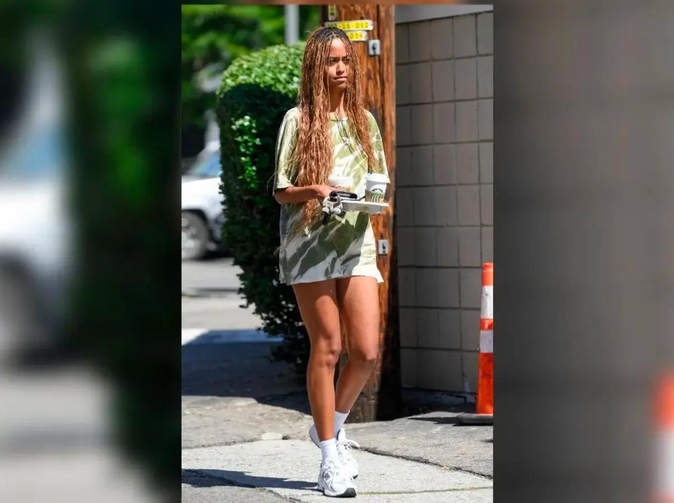 Malia Obama Dyes Hair Red, Debuts Shorter Haircut In Recent Sighting