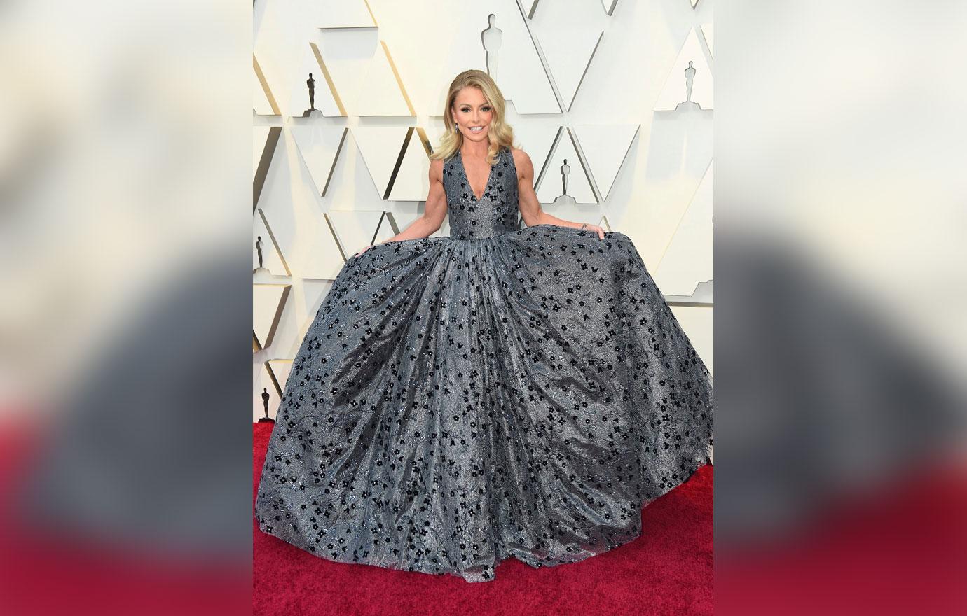 Kelly Ripa Shares Impressive Photo Dancing In Ballet Pointe Shoes