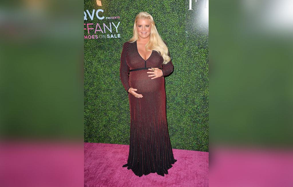 Jessica Simpson Reveals 100-Pound Weight Loss 6 Months After Giving Birth