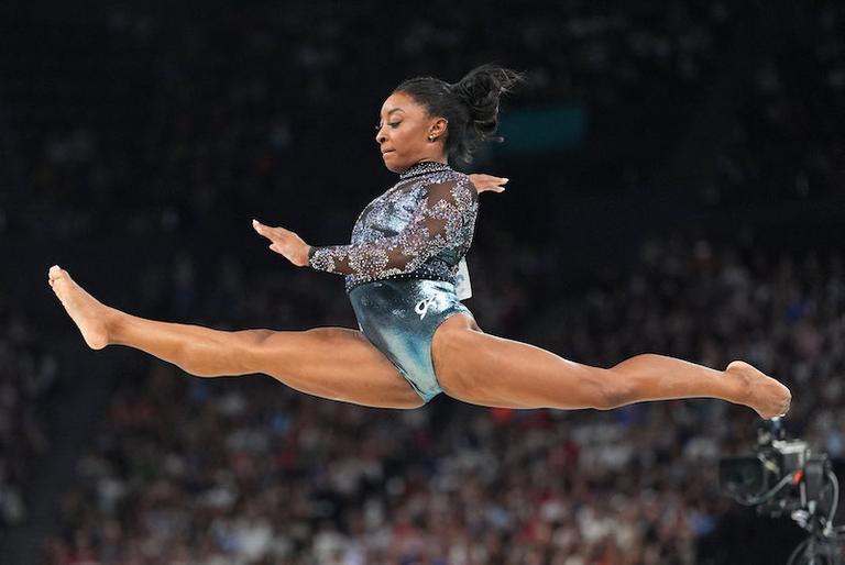 Simone Biles' Mom Trolls Snoop Dogg For Blowing Off Photo Opp