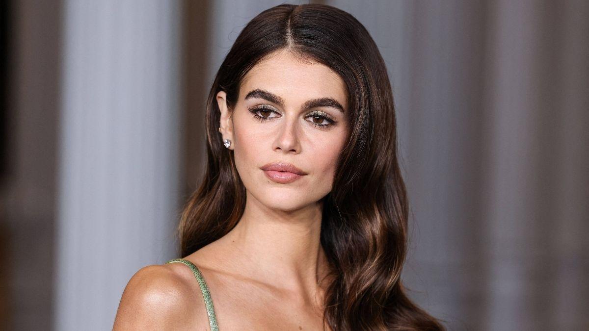 Kaia Gerber Shows Off Enviable Abs In Workout Set During Gym Session