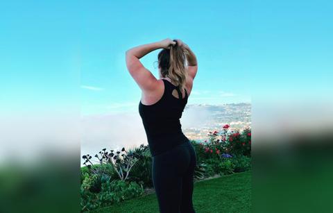 ‘RHOC’: Emily Simpson Breaks Down Over Weight Gain & Enlists Tamra ...