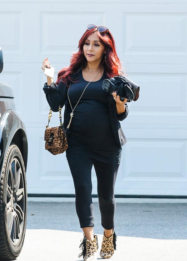 Snooki Shows Off Her Cute Baby Bump, Plus More Celeb Pics!