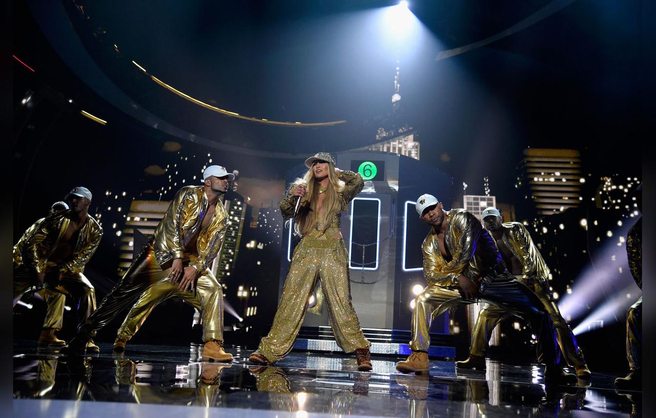 Jennifer Lopez Falls On Stage At Las Vegas Residency Performance