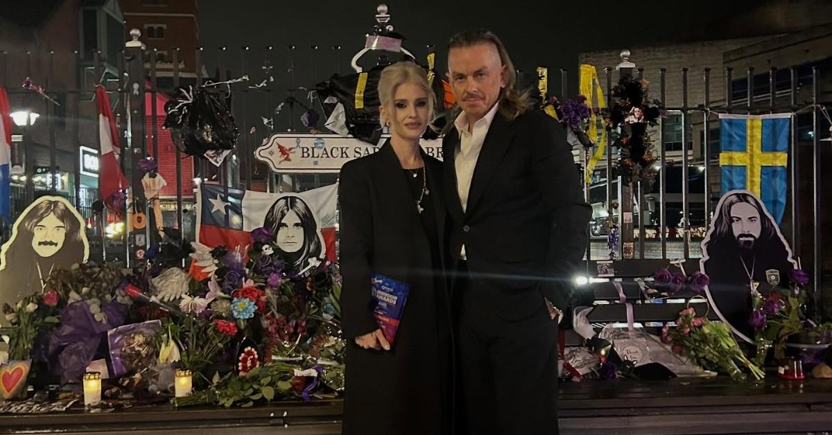 Kelly Osbourne Tears Up As She Accepts Award On Late Dad Ozzy's Behalf