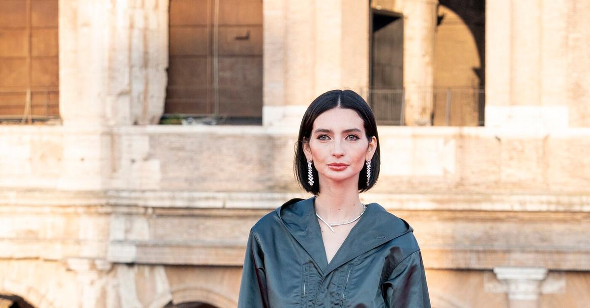 Meadow Walker Wears Tiny Bikini After Split From Louis Thornton-Allan