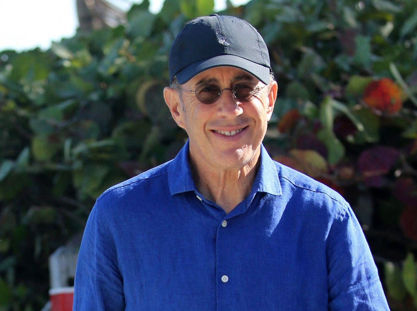 Howard Stern Admits Pal Jerry Seinfeld's Diss Was 'Weird'