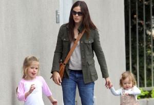 Jennifer Garner Books It to the Library With Her Girls