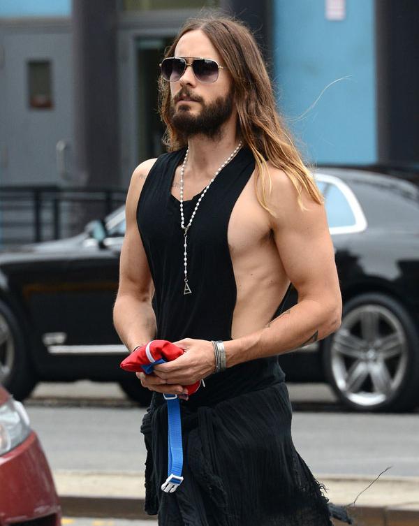 Jared Leto Shows Off His Buff Biceps and Hot Bod in a Muscle Tee—See ...