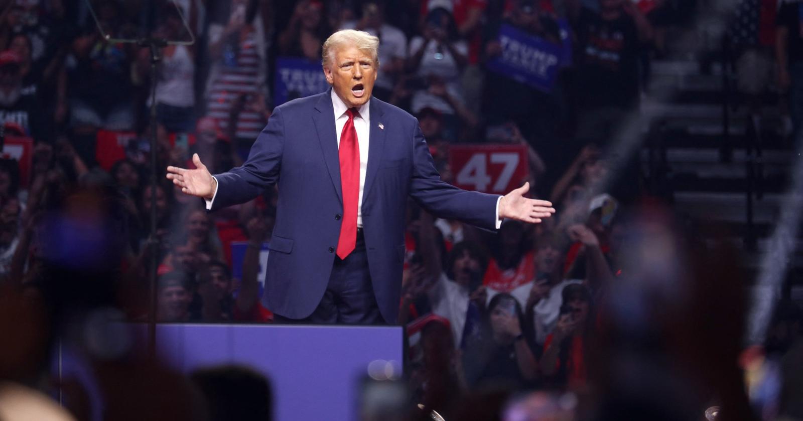 Donald Trump Mocked For Saying He 'Brilliantly Weaves' Stories Together