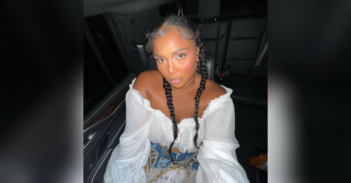 Lizzo Shows Off Slim Figure While Rocking Milkmaid Braids: Photos