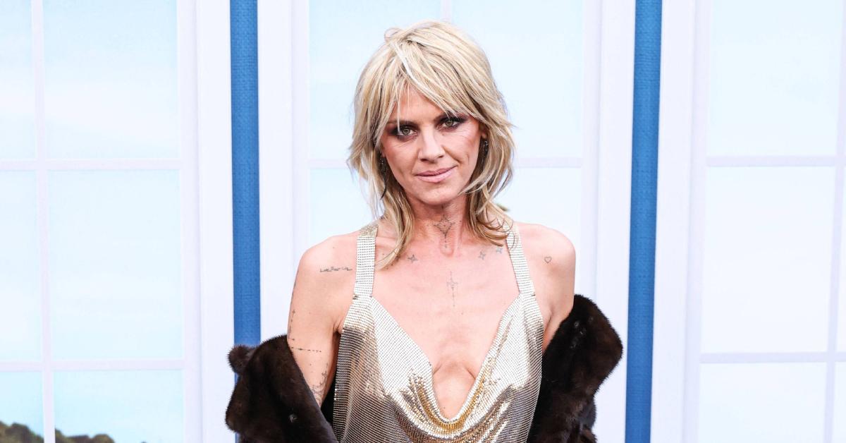 'Scrubs' Star Eliza Coupe Slams Haters After Red Carpet Appearance