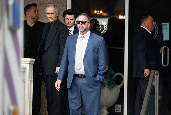 Angela 'Big Ang' Raiola Husband Neil Murphy Walks Out Of Viewing—Inside ...