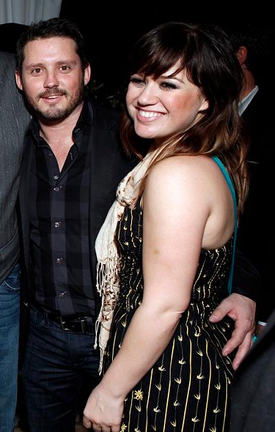 Kelly Clarkson Engaged to Brandon Blackstock: See Her Ring!