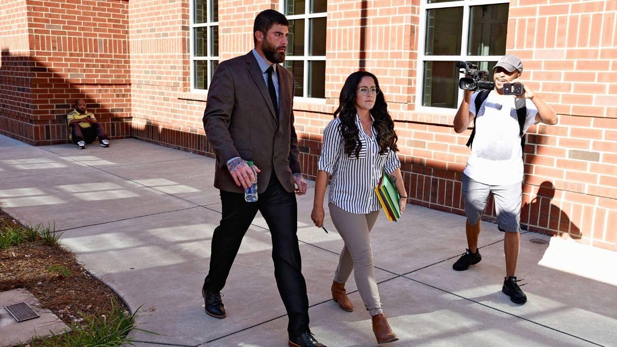 Jenelle Evans Complains About Being 'Stalked' By Paparazzi