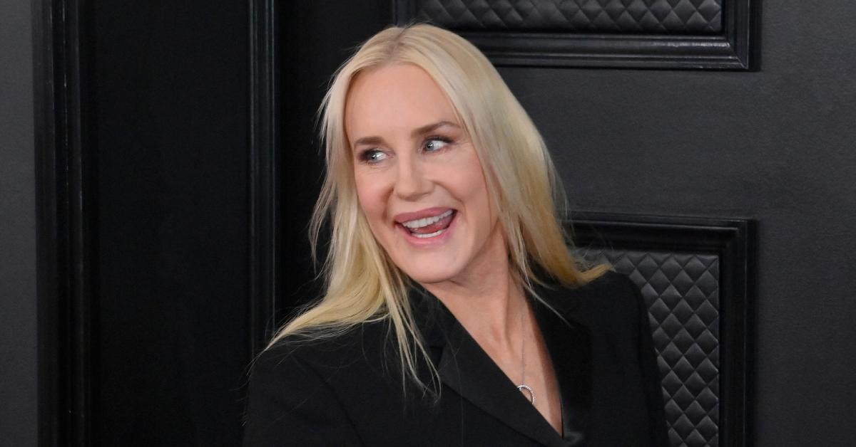 Daryl Hannah Supports Ukraine Live Onstage At 2025 Oscars: Watch