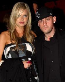 Benji's Ex Comes to His Defense