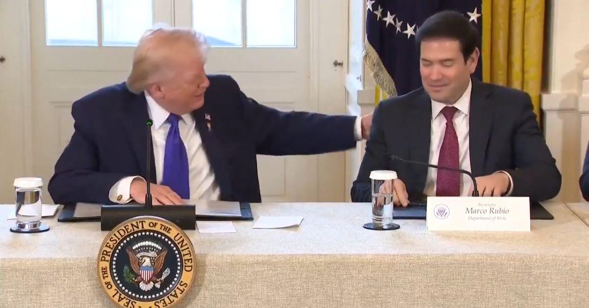 Donald Trump Trolled For Reading Private Note From Marco Rubio