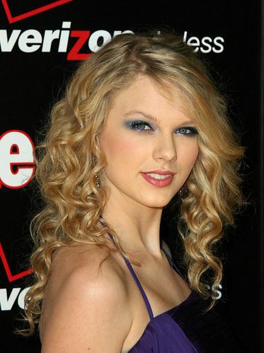 The Evolution of Taylor Swift's Makeup