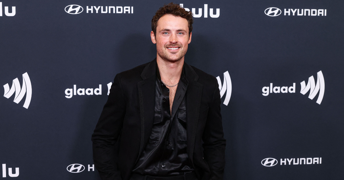 Dylan Efron Shares Sultry Shirtless Selfie Baring His Six-Pack: Photos