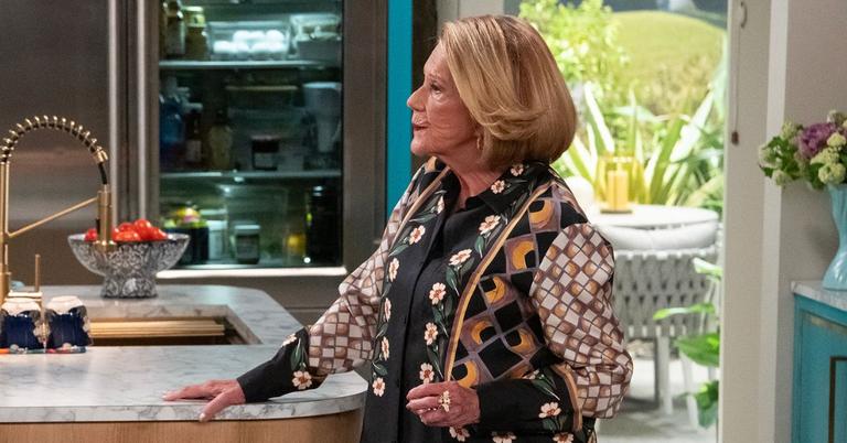 Linda Lavin Helped Write Her Character’s Death In 'Mid-Century Modern'